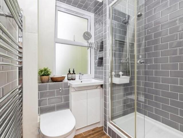 2 bedroom apartment for sale in Rickmansworth Road, Watford, WD18