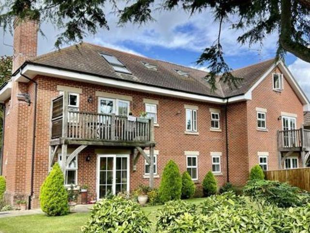 2 Bedroom Apartment For Sale In Ringwood