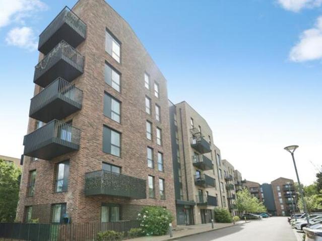 2 bedroom apartment for sale in Riverwell Close, Watford, WD18
