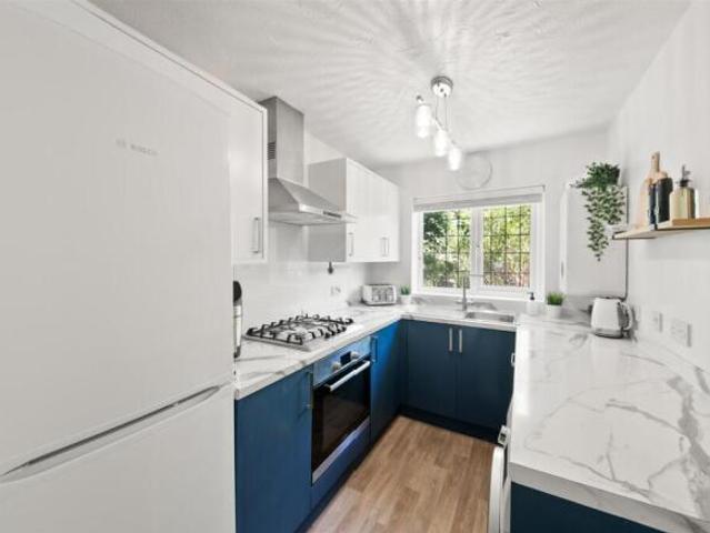 2 bedroom apartment for sale in Rockall Court, Langley, SL3