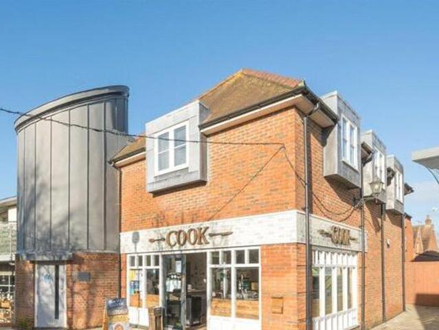 2 Bedroom Apartment For Sale In Romsey