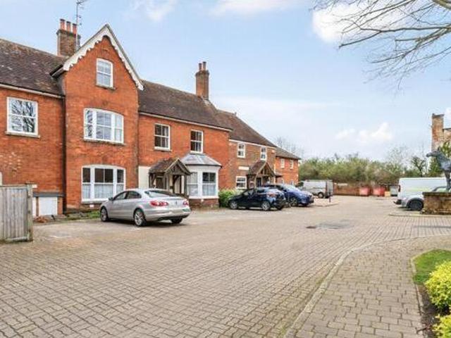 2 Bedroom Apartment For Sale In Romsey, Hampshire