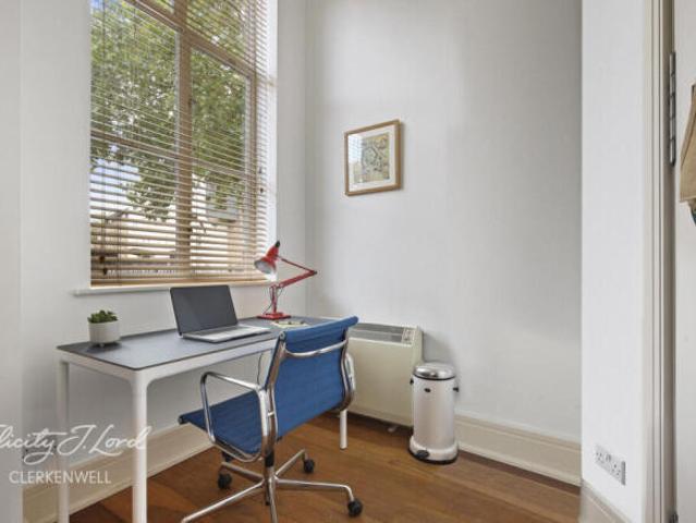 2 bedroom apartment for sale in Rosebery Avenue, LONDON, EC1R