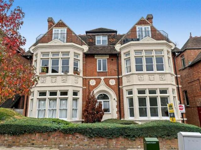 2 bedroom apartment for sale in Rothsay Road, Bedford, MK40
