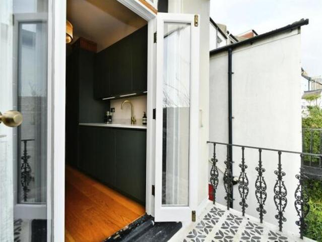 2 bedroom apartment for sale in Roundhill Crescent, Brighton, BN2