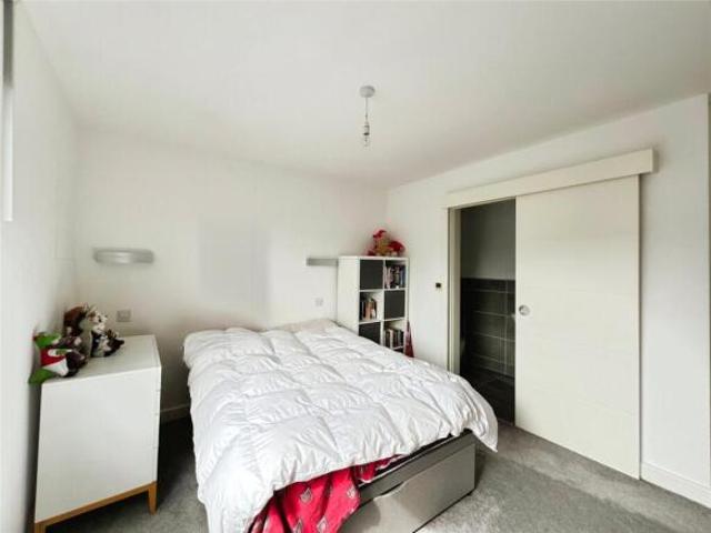2 bedroom apartment for sale in Royal Crescent Road, Southampton, Hampshire, SO14