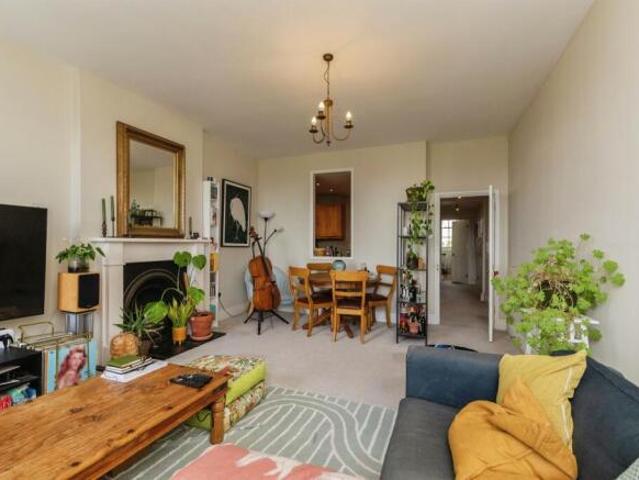 2 bedroom apartment for sale in Royal York Crescent, Clifton, Bristol, BS8