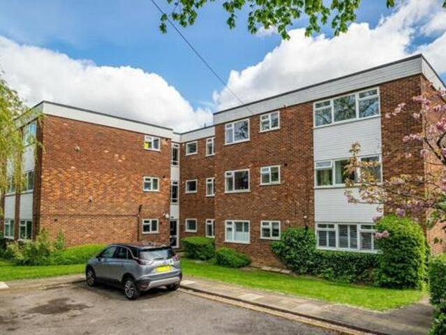 2 Bedroom Apartment For Sale In St. Albans, Hertfordshire