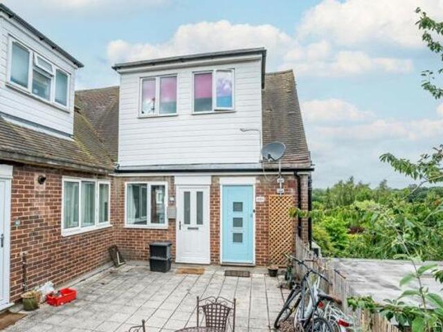 2 Bedroom Apartment For Sale In St. Albans, Hertfordshire