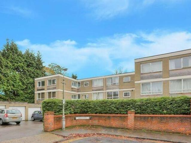 2 Bedroom Apartment For Sale In St. Albans, Hertfordshire