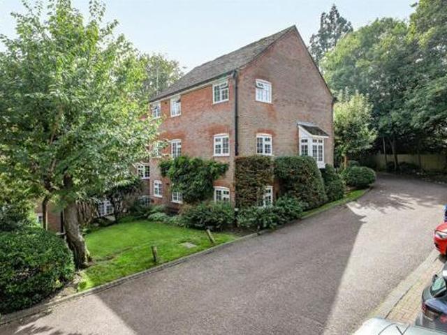 2 Bedroom Apartment For Sale In St Albans, Herts