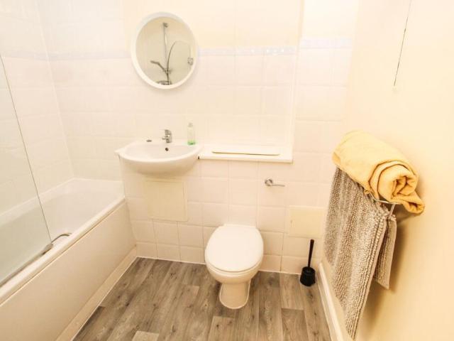 2 bedroom apartment for sale in St. Andrews Close, Canterbury, CT1