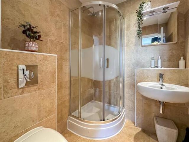 2 bedroom apartment for sale in St James Court, Park View Close, St. Albans, Hertfordshire, AL1