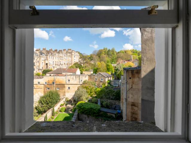 2 bedroom apartment for sale in St. James's Square, Bath, BA1