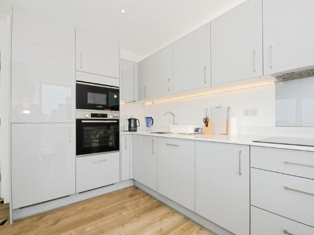 2 bedroom apartment for sale in St. Johns Road, Harrow, HA1