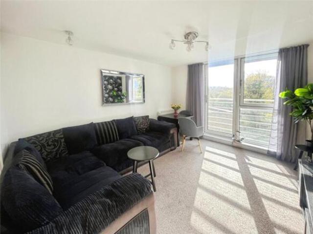 2 bedroom apartment for sale in Station Avenue, Southend on Sea, Essex, SS2