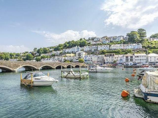 2 Bedroom Apartment For Sale In Station Road