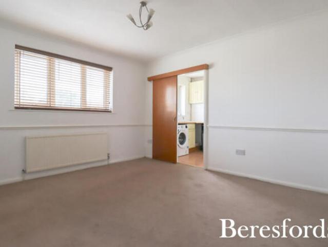 2 bedroom apartment for sale in Station Road, West Horndon, CM13