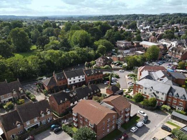 2 Bedroom Apartment For Sale In Stevensons Close, Wimborne