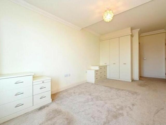 2 bedroom apartment for sale in Steyne Gardens, Worthing, BN11
