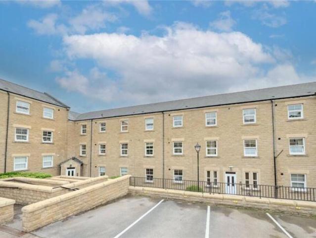 2 bedroom apartment for sale in Stoneleigh Court, Leeds, West Yorkshire, LS17