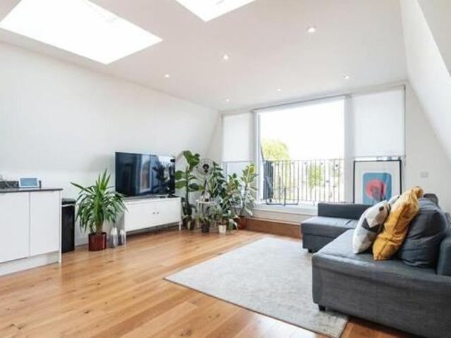 2 Bedroom Apartment For Sale In Stratford, London