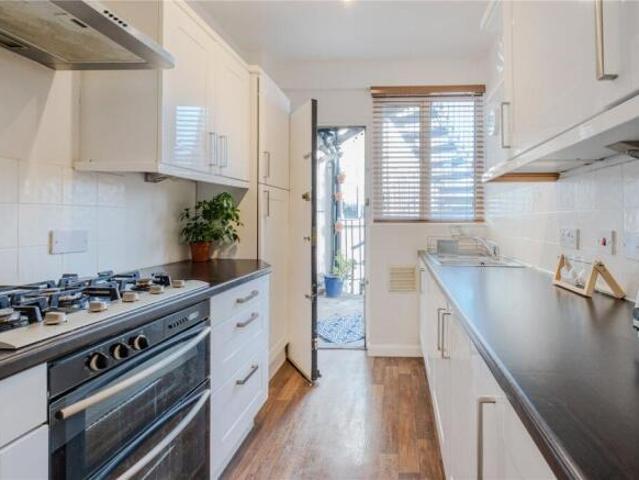 2 bedroom apartment for sale in Streatleigh Court, Streatham High Road, London, SW16