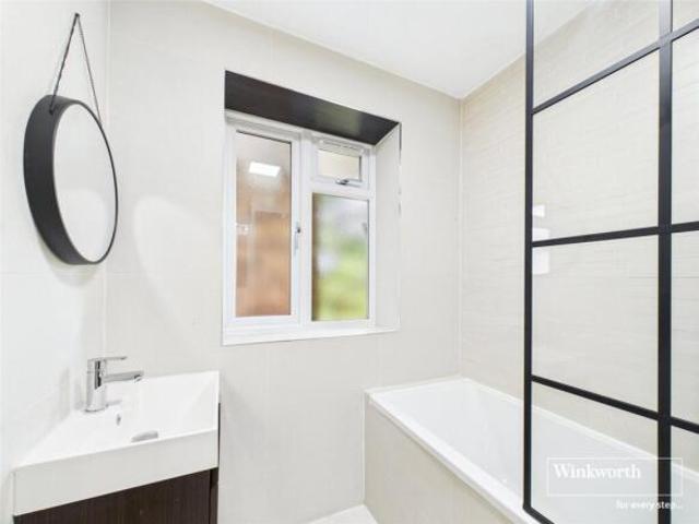 2 bedroom apartment for sale in Sunnyhill Court, Sunningfields Crescent, Hendon, NW4