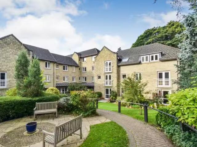 2 bedroom apartment for sale in Sutton Court, Beech Street, Bi.