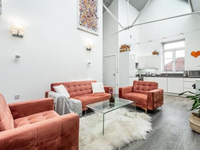 2 bedroom apartment for sale in Sutton Road, St. Albans, Hertfordshire, AL1
