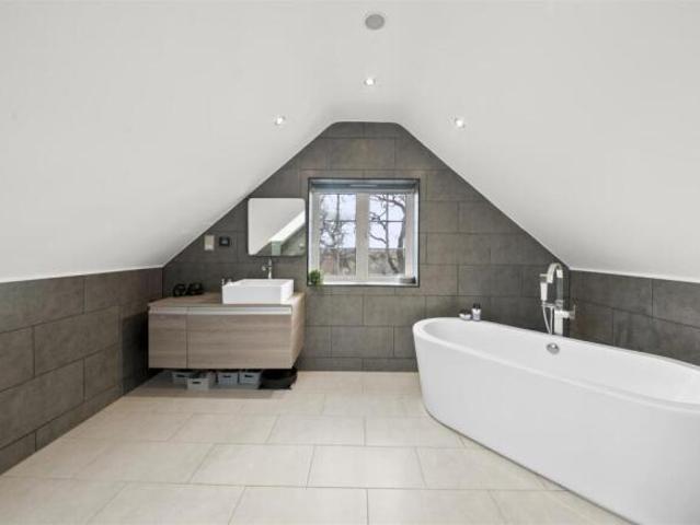 2 bedroom apartment for sale in Gospel Oak, Ickenham, UB10