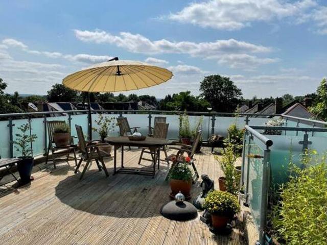 2 Bedroom Apartment For Sale In Sydenham, London