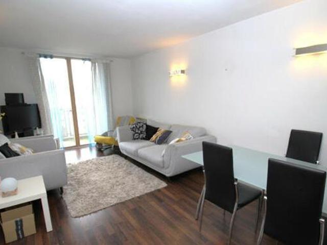 2 Bedroom Apartment For Sale In Salford, Lancashire