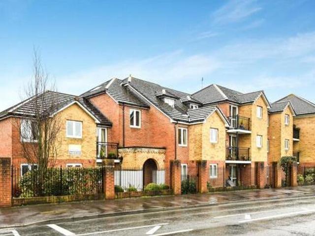 2 Bedroom Apartment For Sale In Sandhurst, Berkshire