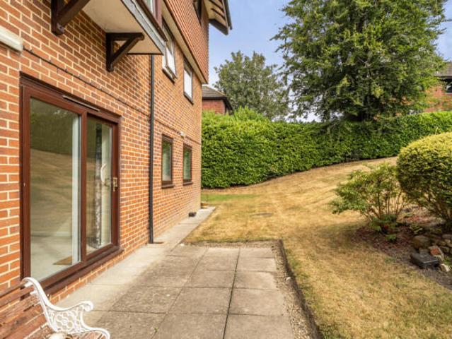 2 bedroom apartment for sale in Sandhurst Road, Tunbridge Wells, Kent, TN2