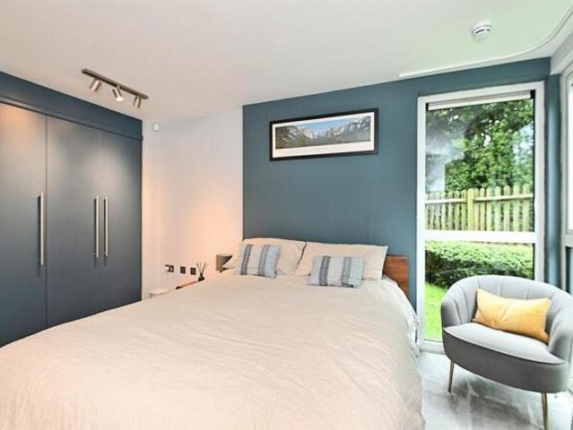 2 bedroom apartment for sale in Sandling Lane, Maidstone, ME14