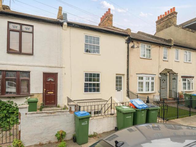 2 bedroom apartment for sale in Saunders Road, Plumstead, SE18