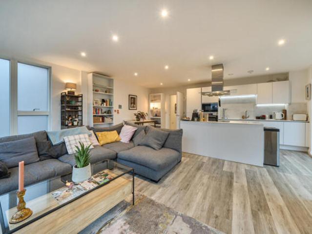 2 bedroom apartment for sale in Scena Way, London, SE5