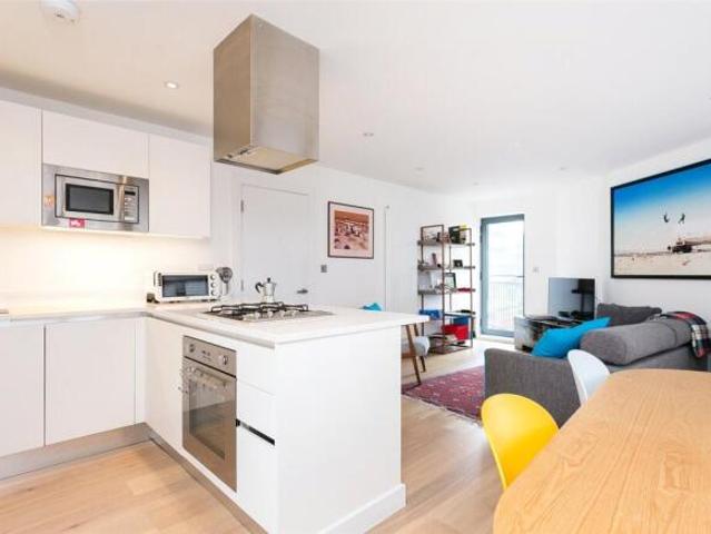 2 bedroom apartment for sale in Sceptre Road, London, E2