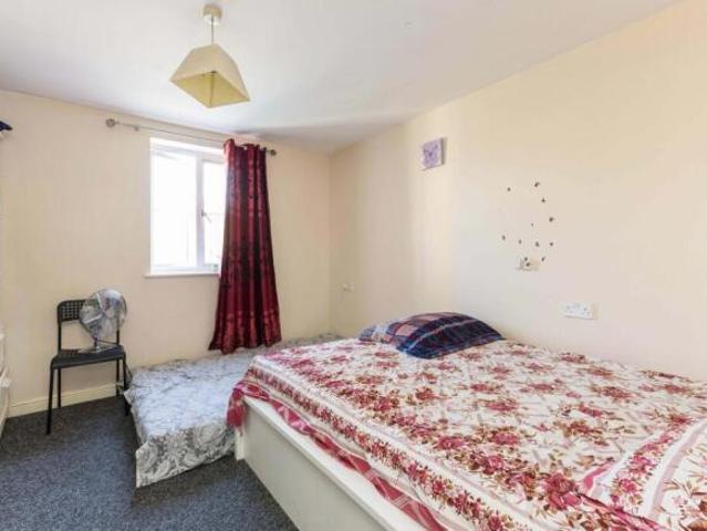 2 bedroom apartment for sale in Scholars Walk, Langley, Slough, SL3
