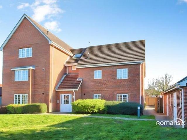 2 bedroom apartment for sale in School Close, Basingstoke, Hampshire, RG22