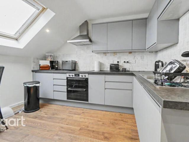2 bedroom apartment for sale in Scott Hall Way, Leeds, LS7