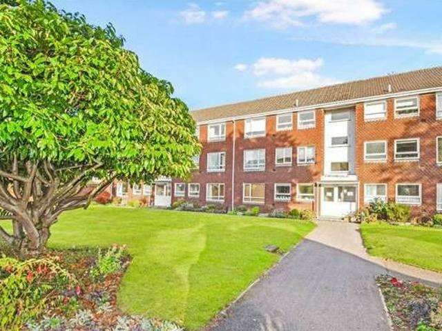 2 bedroom apartment for sale in Shefford Lodge Link Road Newbury RG14