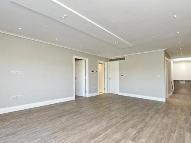 2 Bedroom Apartment For Sale In Shepherd´s Bush, London