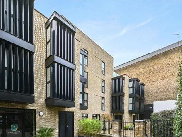 2 Bedroom Apartment For Sale In Shepherd´s Bush, London