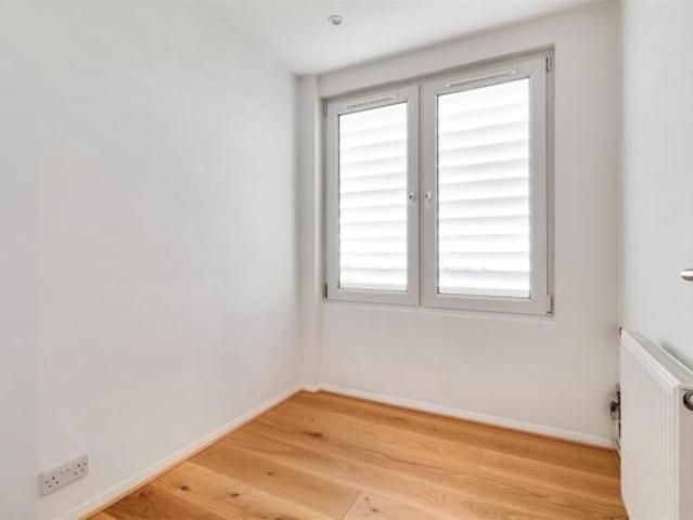 2 bedroom apartment for sale in Sherlock Close, Cambridge, CB3
