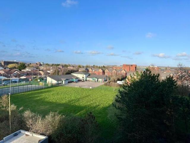 2 bedroom apartment for sale in Silurian Place, Cardiff, CF10
