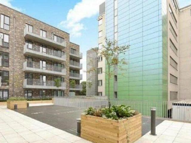 2 Bedroom Apartment For Sale In Slough, Berkshire