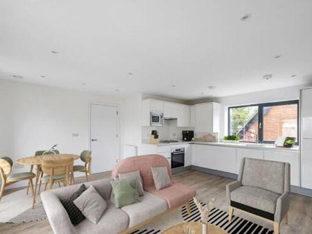 2 Bedroom Apartment For Sale In South Croydon