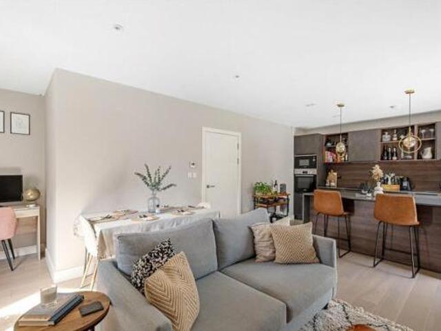 2 Bedroom Apartment For Sale In South Croydon